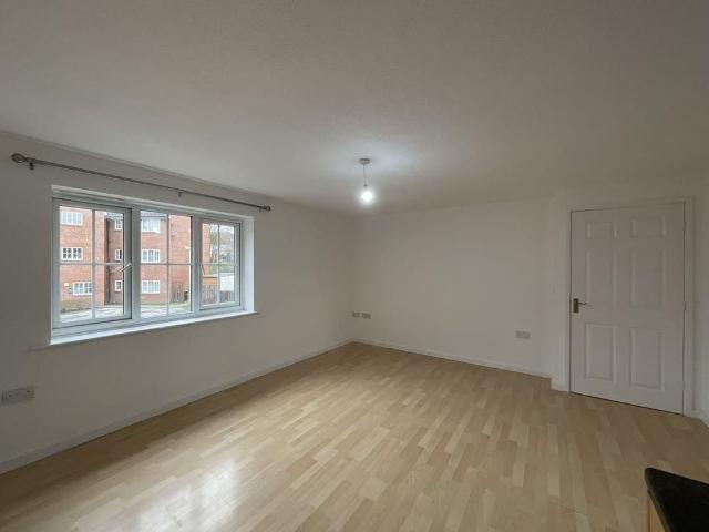 2 Bed Maisonette, Bankwood Court, M9