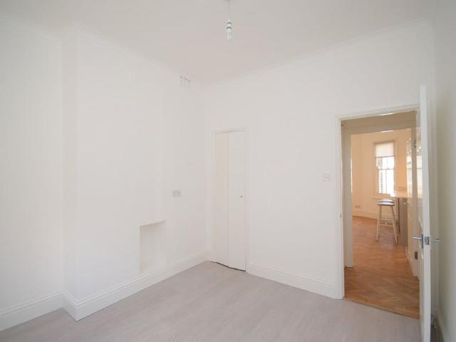 2 Bed Maisonette, Broughton Street, SW8