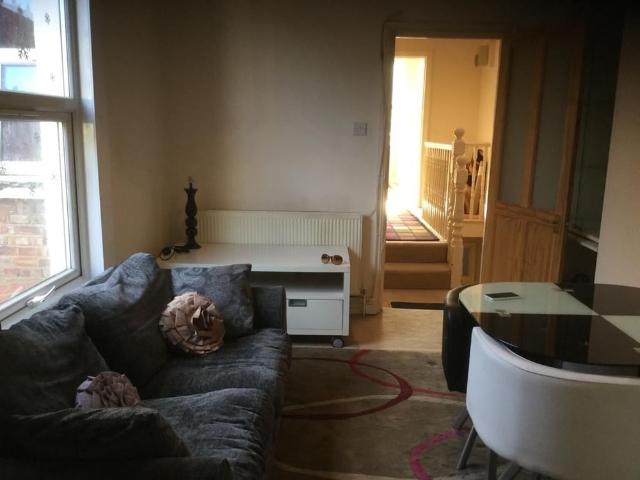 2 Bed Maisonette, Cecil Road, TW3