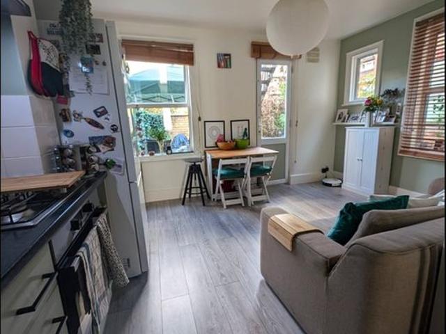 2 Bed Maisonette, Clyston Street, SW8