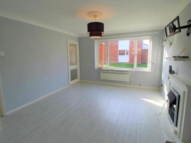 2 Bed Maisonette, Dunmow Court, LU3