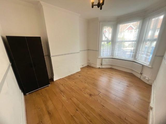 2 Bed Maisonette, Eastcote Road, HA2