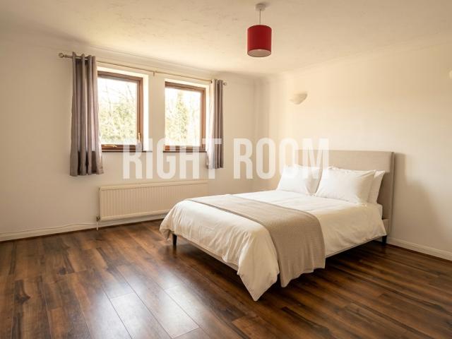 2 Bed Maisonette, Hornbeam Gardens, Slough SL1, 2 bed maisonette to rent, £1,700 pcm | PrimeLocation