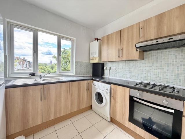 2 Bed Maisonette in Croydon