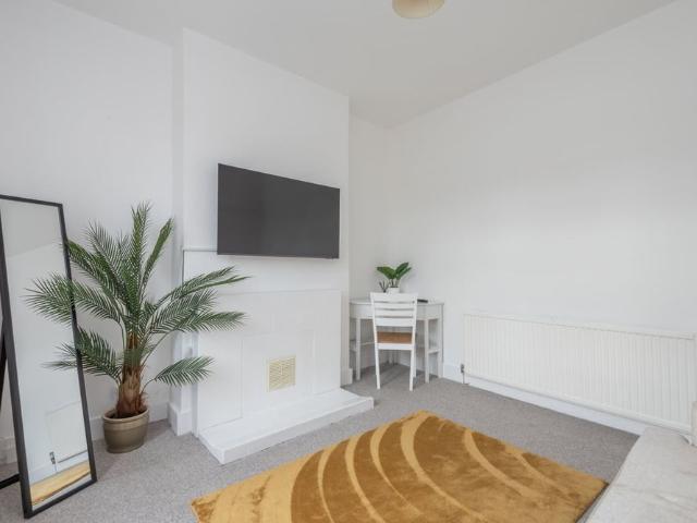 2 Bed Maisonette, Kilburn Lane, W10