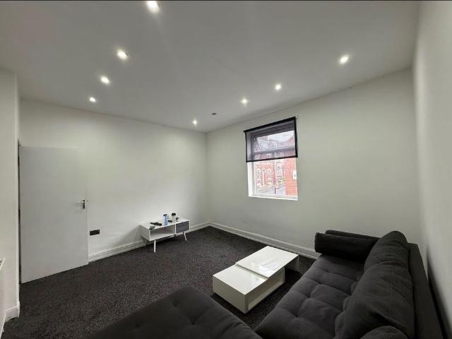 2 Bed Maisonette, Leslie Terrace, LS6