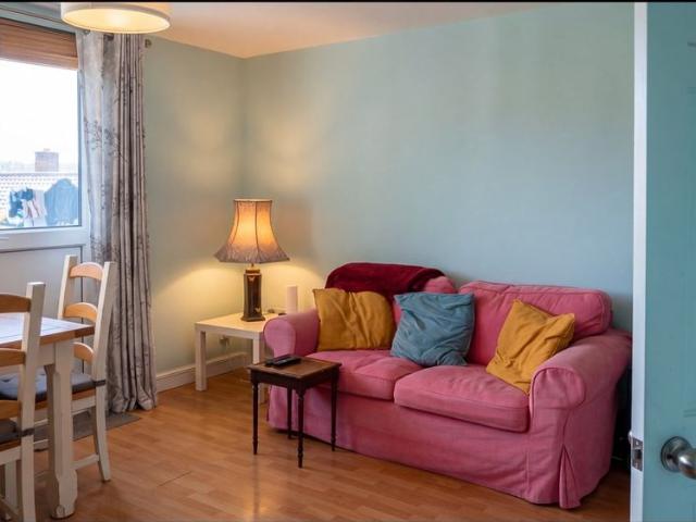 2 Bed Maisonette, Longheath Gardens, CR0