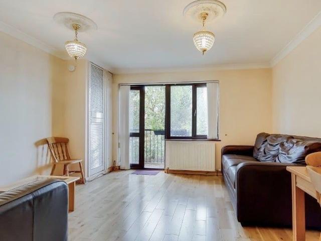 2 Bed Maisonette, Rembrandt Close, E14