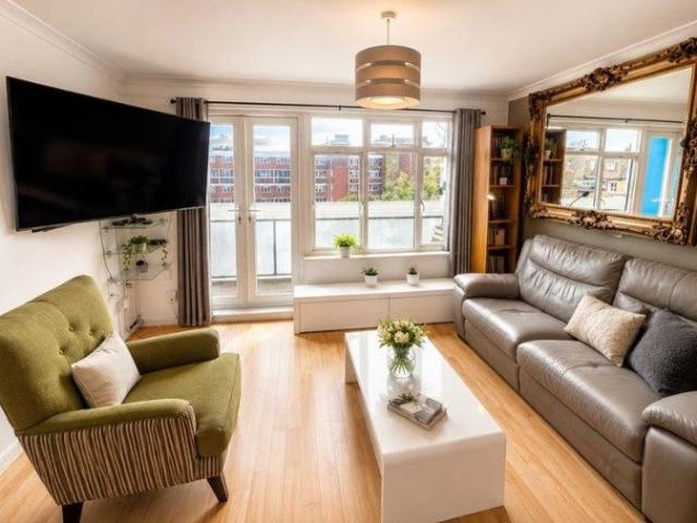 2 Bed Maisonette, The Grange, W14