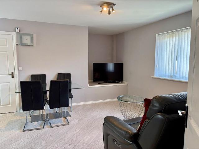2 bed Maisonette To Let