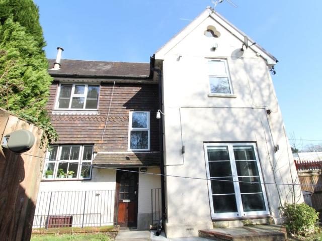 2 Bed Maisonette To Let