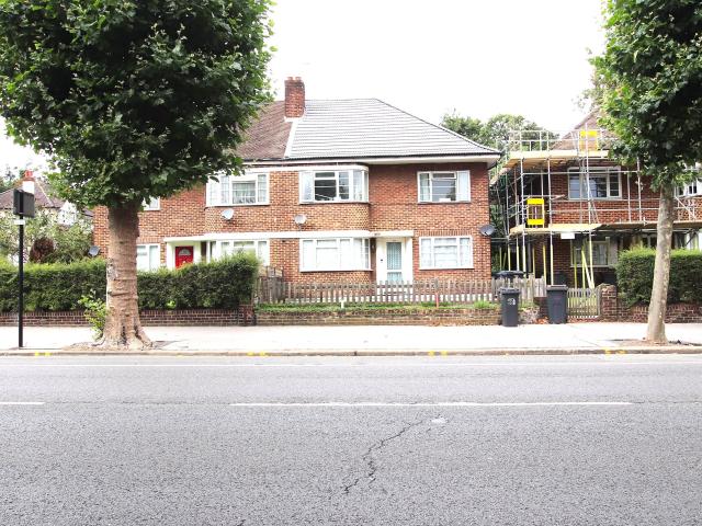 2 bed Maisonette To Let, Guide Price £1,725 pcm