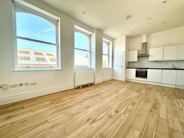 2 Bed Maisonette Let Agreed