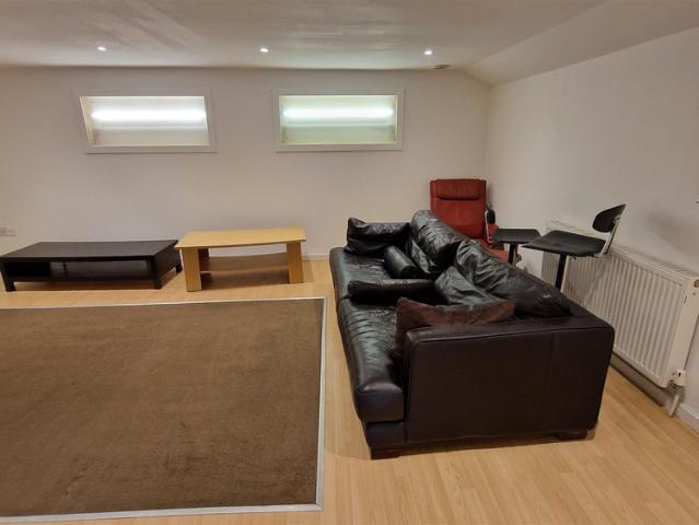 2 bed maisonette to rent in Prince Consort Road, Gateshead