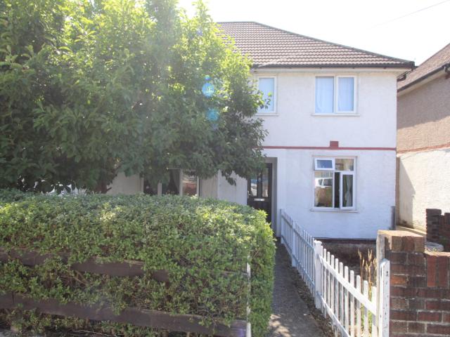 2 bed maisonette to rent Pinwood Avenue, Uxbridge UB8
