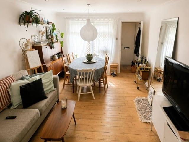 2 Bed Maisonette, Well St, E9