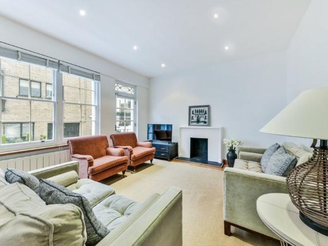 2 Bed Mews House To Rent