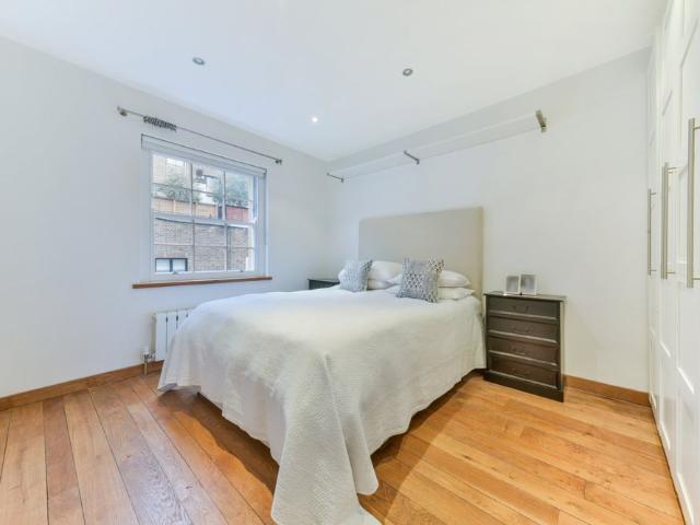 2 Bed Mews House To Rent