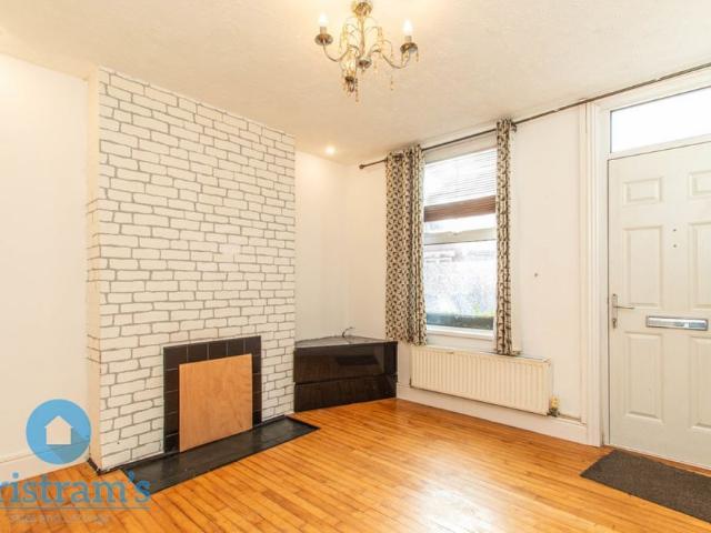 2 bed Mid Terraced House for Rent
