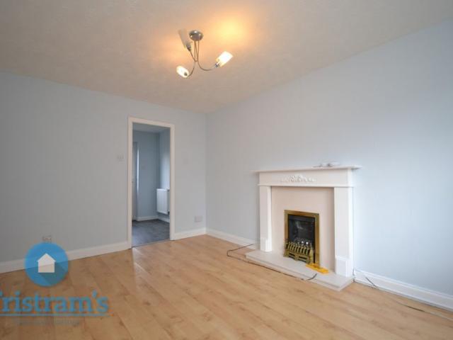 2 bed Mid Terraced House for Rent