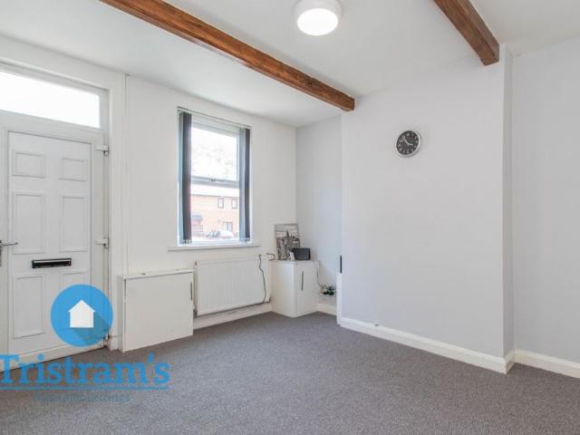 2 bed Mid Terraced House for Rent