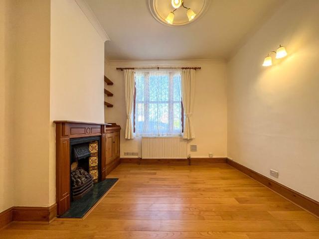 2 bed mid terraced house to rent in West Avenue, Leicester, LE2
