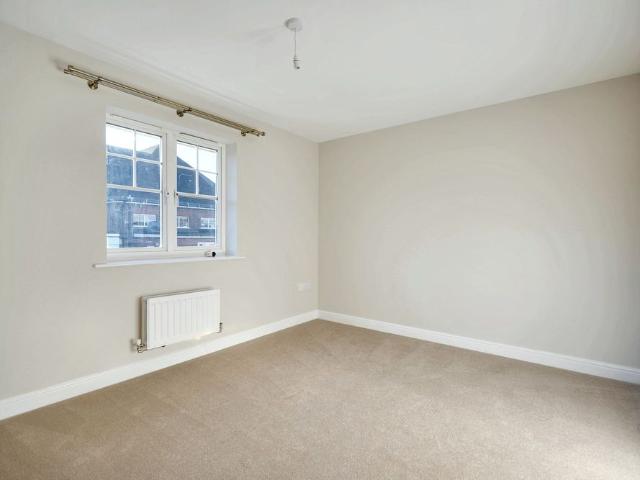 2 bed mid terraced house to rent in Stagshaw Close, Maidstone, ME15