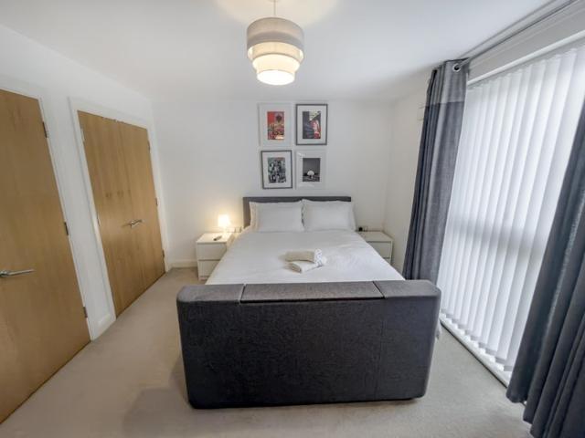 2 bed Near Lewisham Hither Green/Parking available