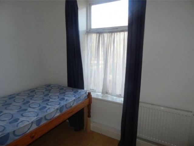 2 Bed Norwood Road, Birkby, Huddersfield