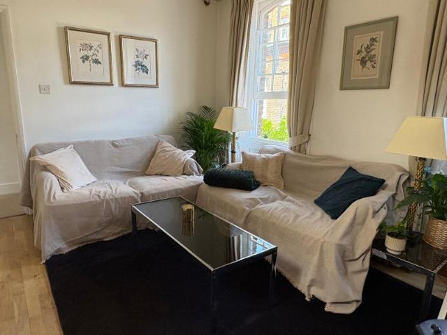 2 bed, Notting Hill Gate, W8 London