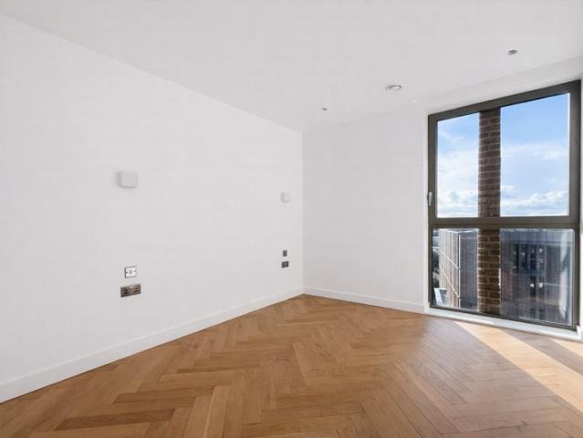 2 Bed NW10 Available Now