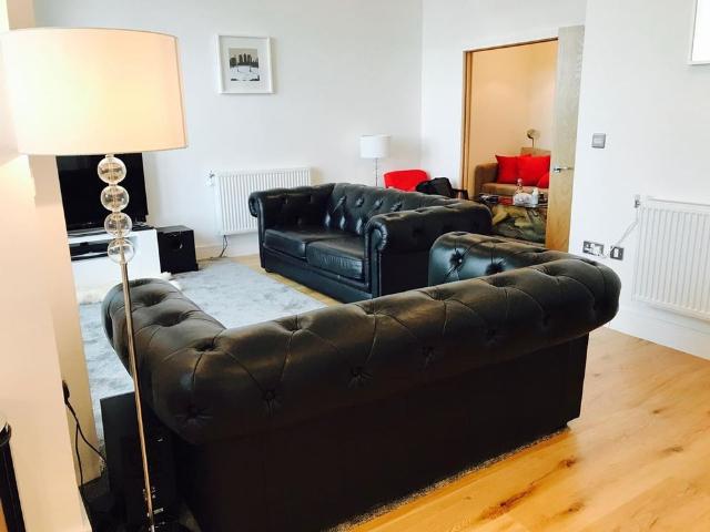 2 Bed Penthouse, Caxton Street North, E16