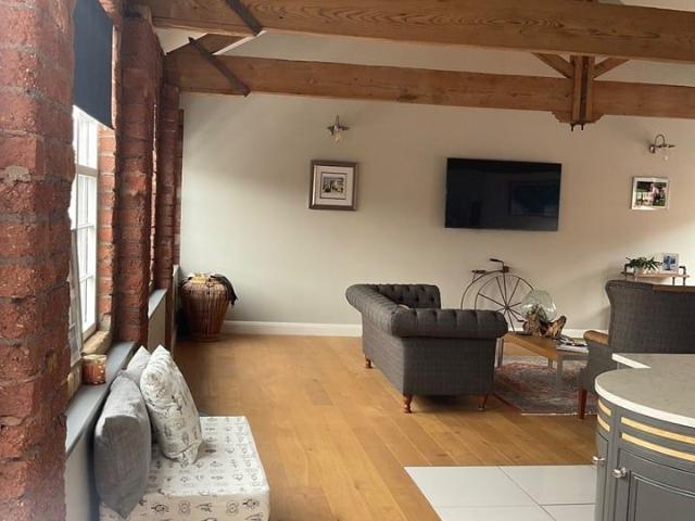 2 Bed Penthouse, Green Lane, S3