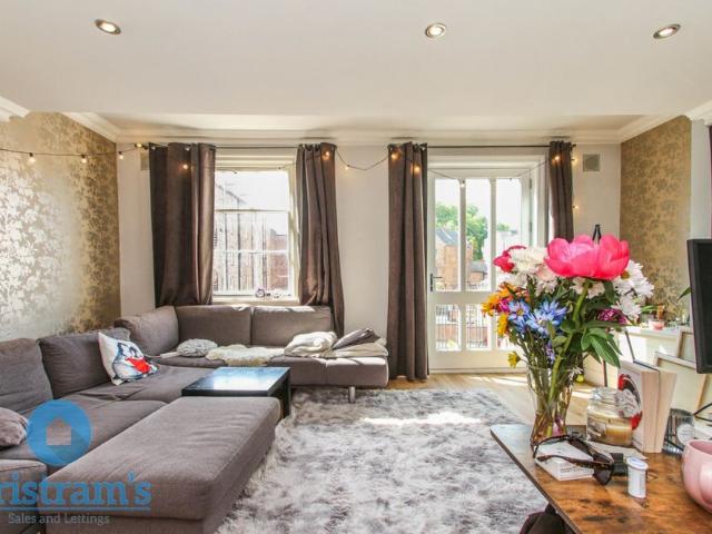 2 bed Penthouse for Rent