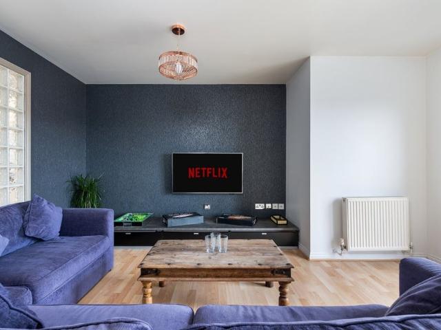 2 Bed Penthouse, Fully Furnished In North Leeds, LS16
