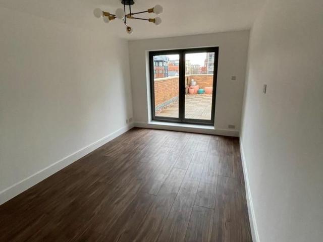 2 Bed Penthouse, Kings Road, RG1