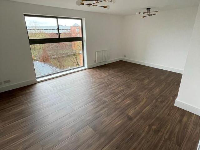2 Bed Penthouse, Kings Road, RG1