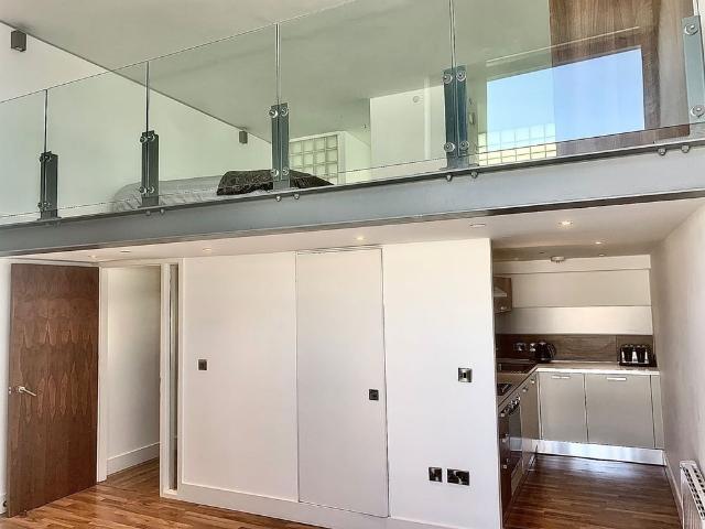 2 Bed Penthouse, Liverpool Road, M3