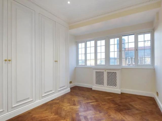 2 Bed Penthouse, Princes Court, SW3