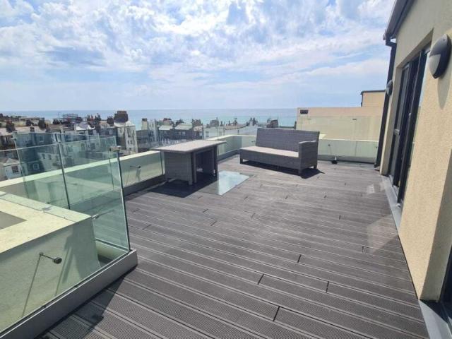 2 bed Penthouse to rent in Brighton And Hove East Sussex, BN3, from Spark and Sons Hove. 34115