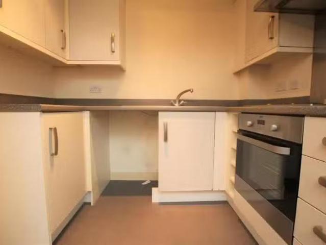 2 bed property to rent in Dixon Close, B97, Redditch