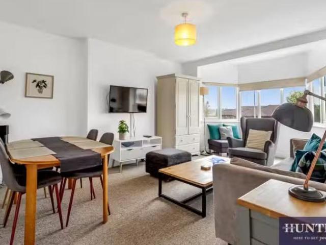 2 bed property to rent in Hendon Way, NW4