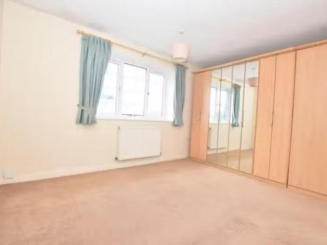 2 bed property to rent in Holland Road, S41, Chesterfield