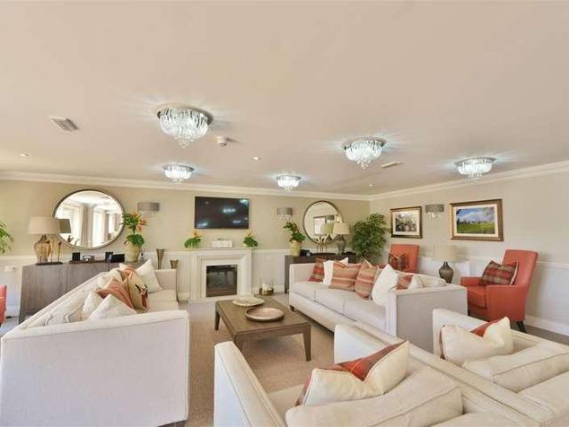 2 bed property for sale