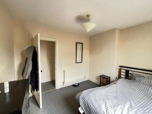2 bed property for sale