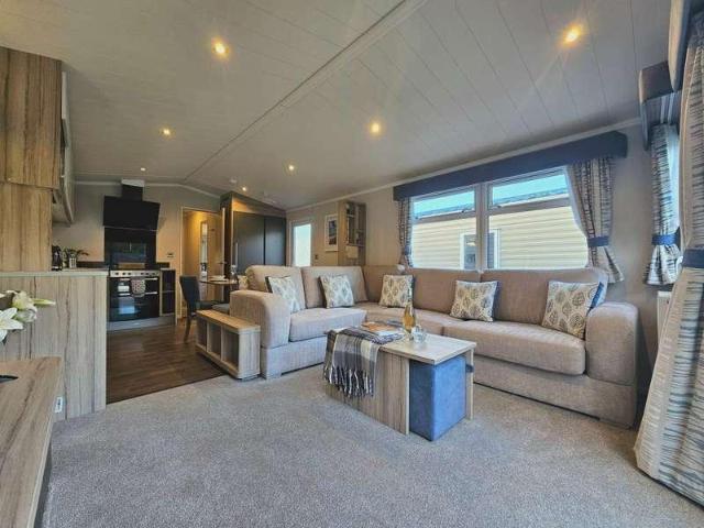 2 bed property for sale