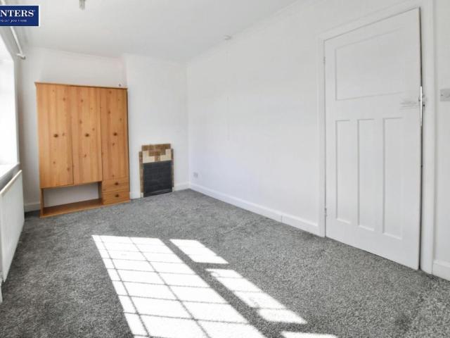 2 bed property for sale