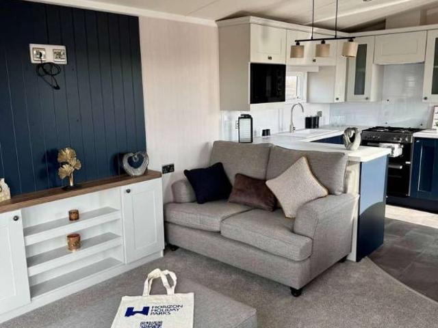 2 bed property for sale