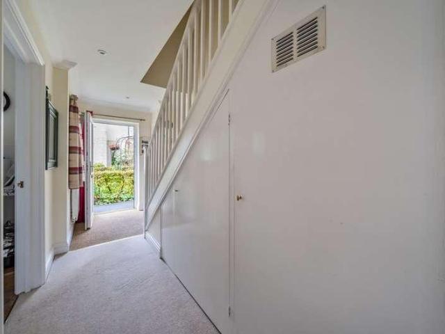 2 bed property for sale