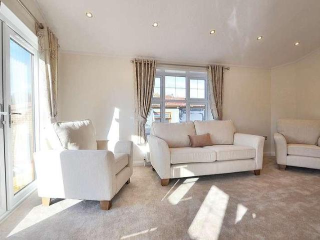 2 bed property for sale